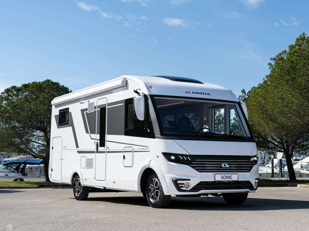 Adria Sonic Plus 700 DC - Kemperių nuoma Lietuvoje
